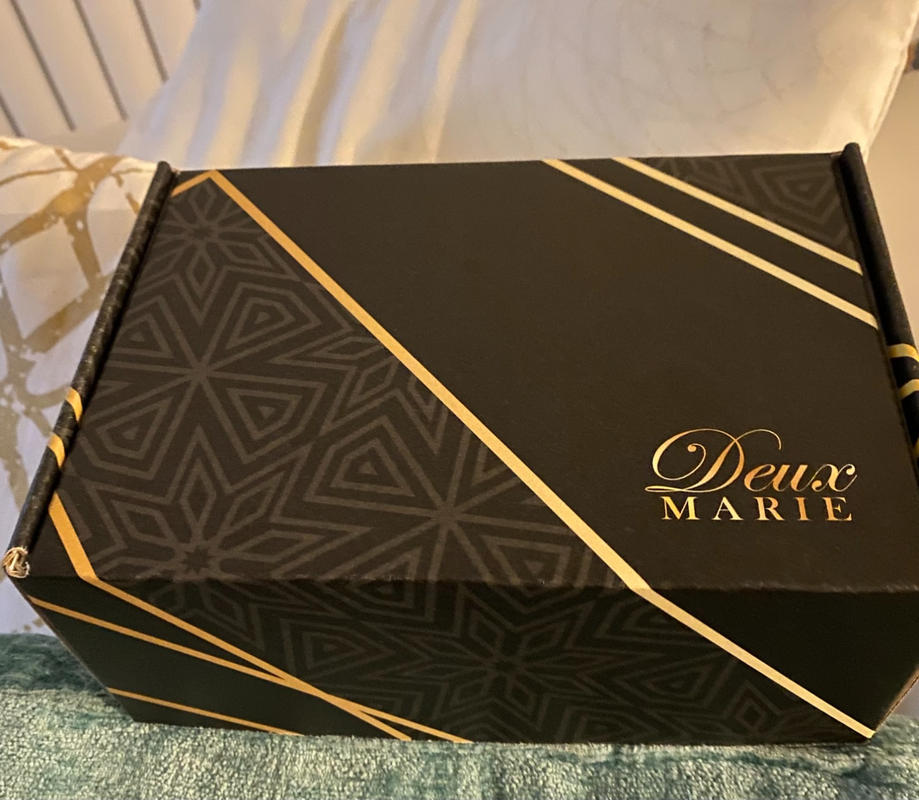 Premium Custom Mailer Boxes | Roll End Front Tuck with Dust Flaps Box ...