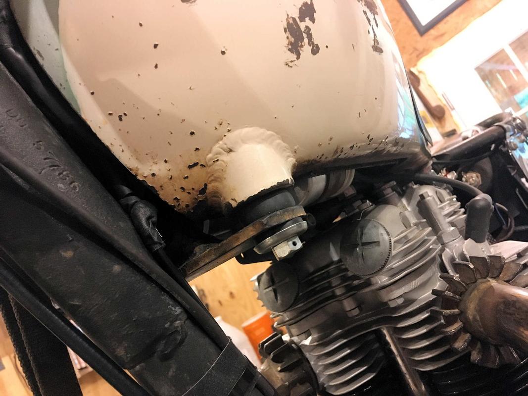 British Standard Gas Tank Mounting Kit Triumph 1963-68 T120 TR6 T100 ...