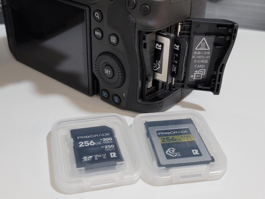 ProGrade Digital CFexpress Type B and SDXC UHS-II Dual-slot Card Reader ...