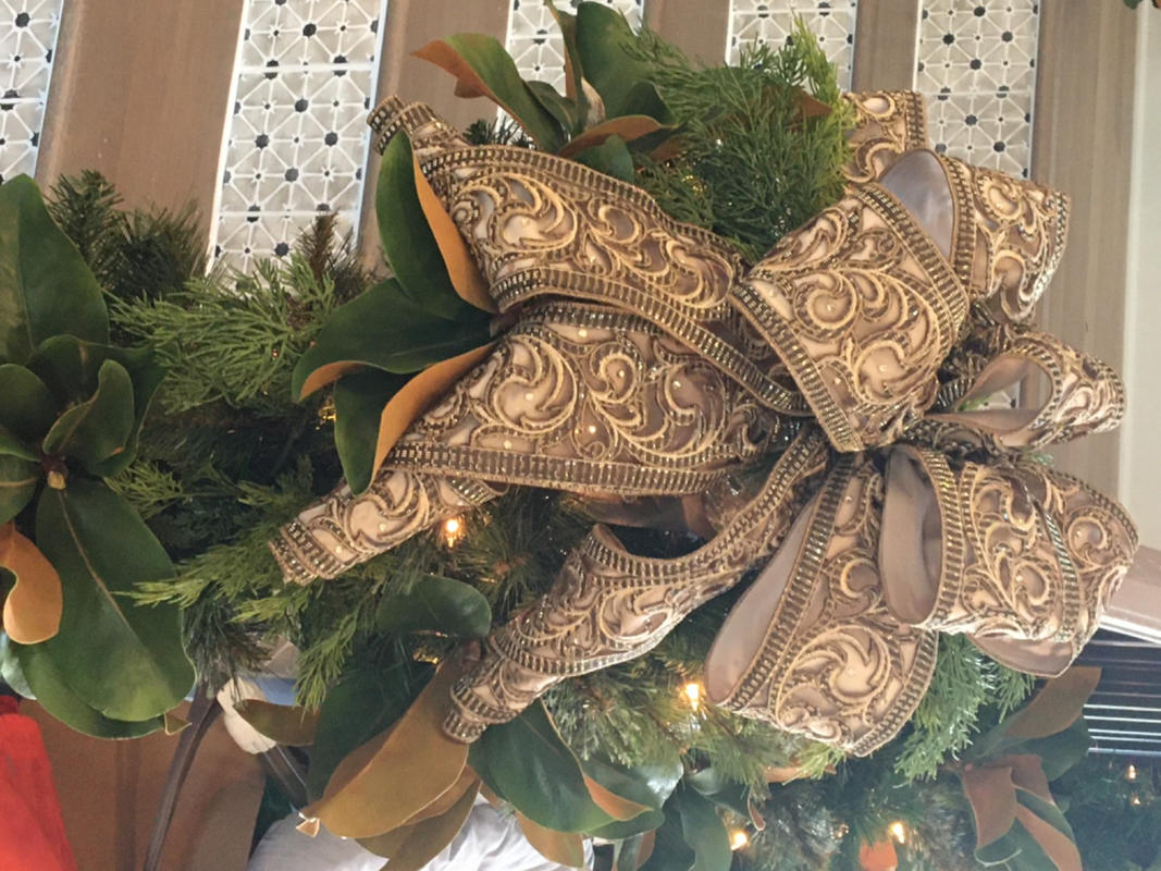 Magnolia Leaf Spray 25" - Prestige Botanicals