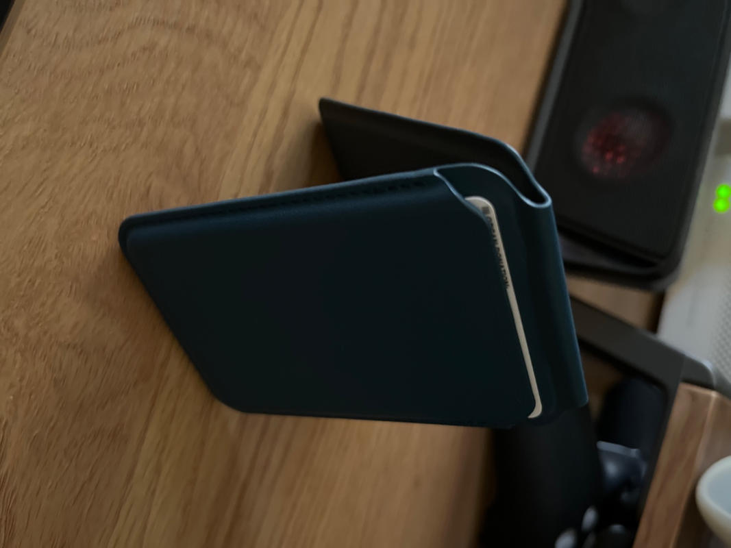MOFT MagSafe Flash Wallet Phone Stand