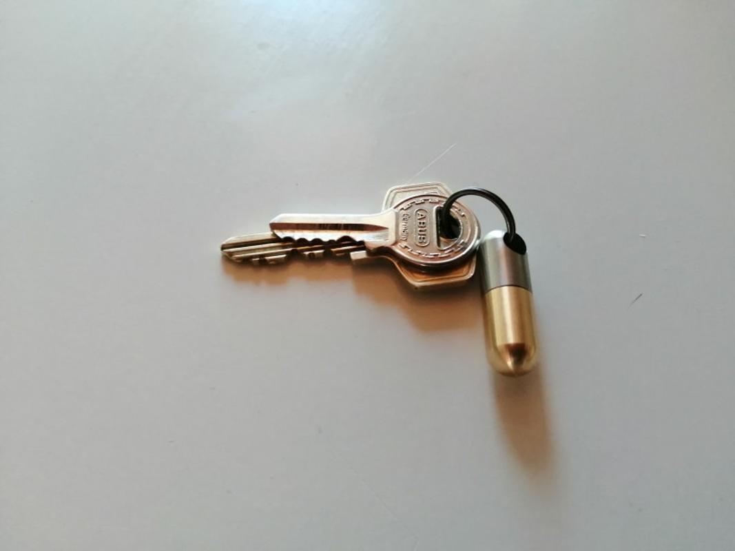 Mini Capsule Cutter Key Ring Pendant - GEEKYGET