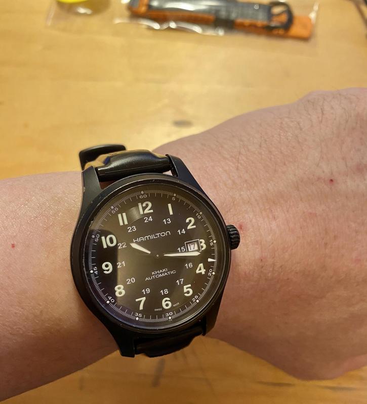 Hirsch Accent Rubber | Natural Watch Strap | Watch Obsession