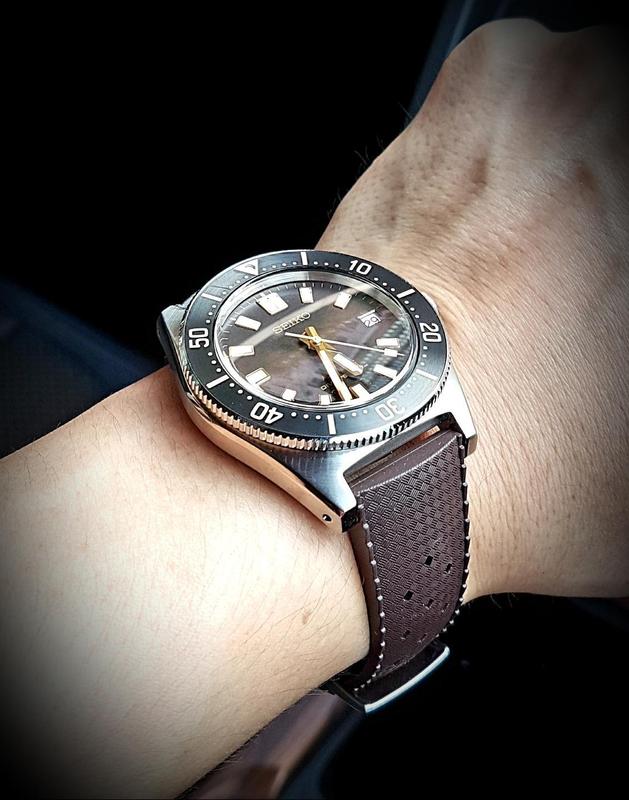 TROPIC Textured Rubber Diving Strap in BROWN | WatchObsession