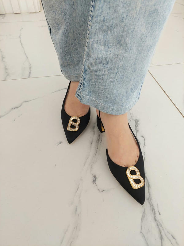 Sarah Shoes - Black – Buttonscarves
