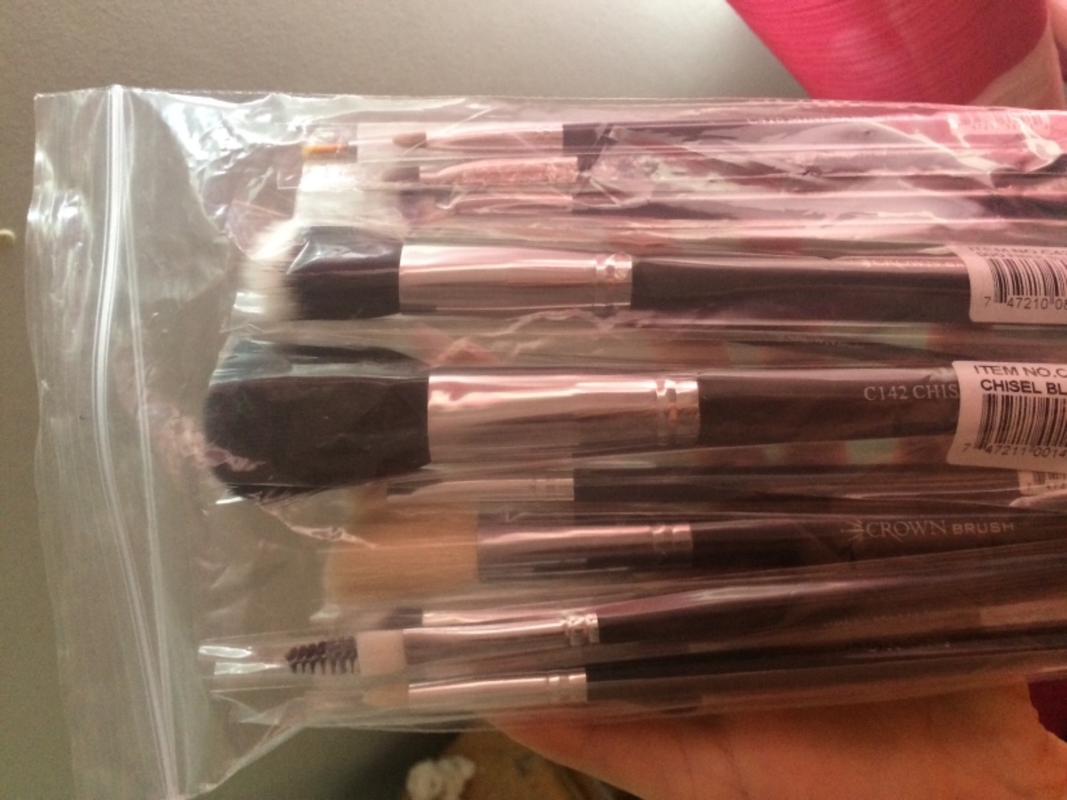 Student Makeup Kit– Crownbrush