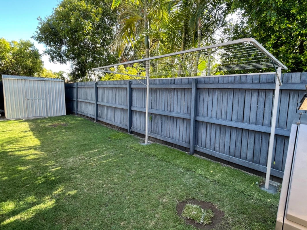 Eco Clothesline Ground Mount Kit - Lifestyle Clotheslines