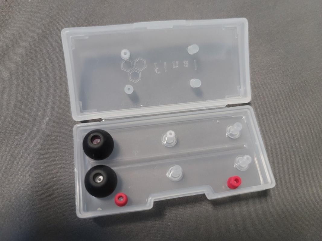 Final Audio - Black+Black/Red Silicon Type E Tips kit with Case and No ...