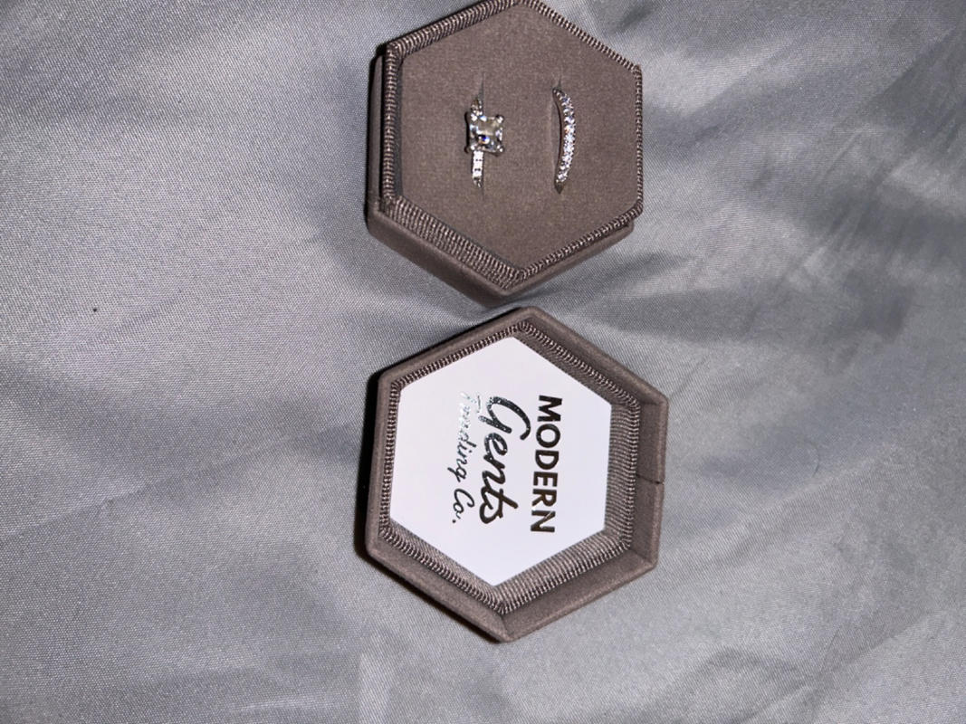 Hexagon Velvet Ring Box – Modern Gents