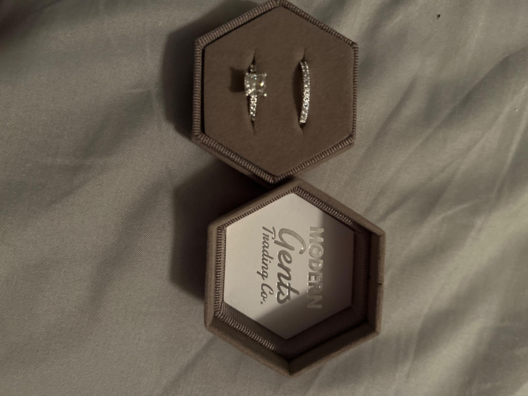 Hexagon Velvet Ring Box – Modern Gents