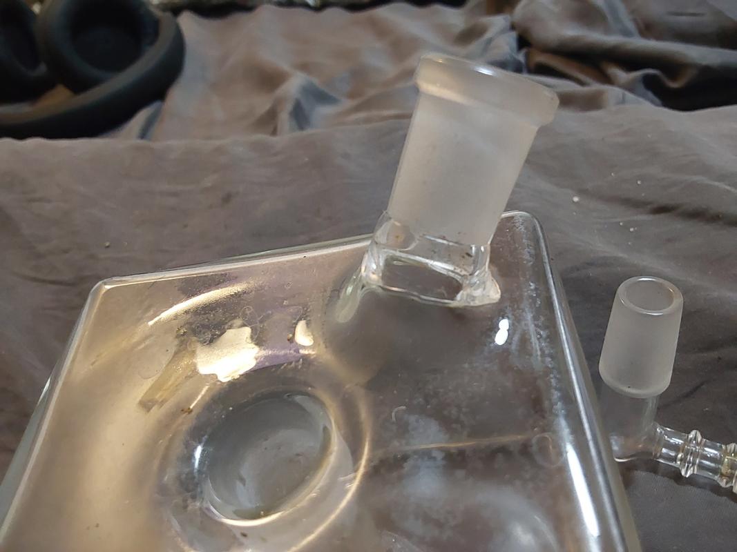 POTV Cloud Cube Glass Bubbler | POTV - Planet of the Vapes (Canada)