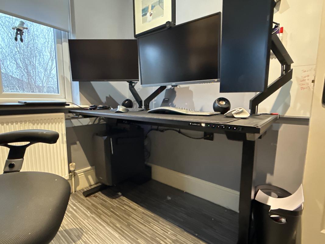 Secretlab MAGNUS Metal Desk | Secretlab US