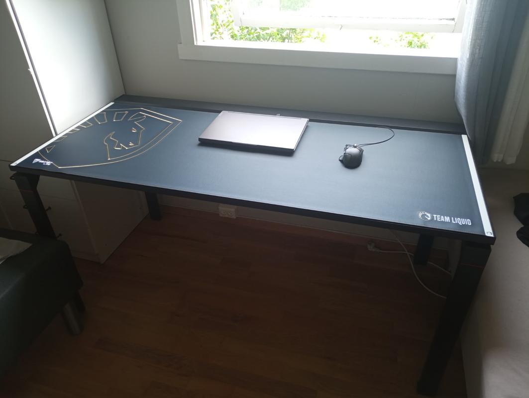 Secretlab MAGNUS Metal Desk | Secretlab UK