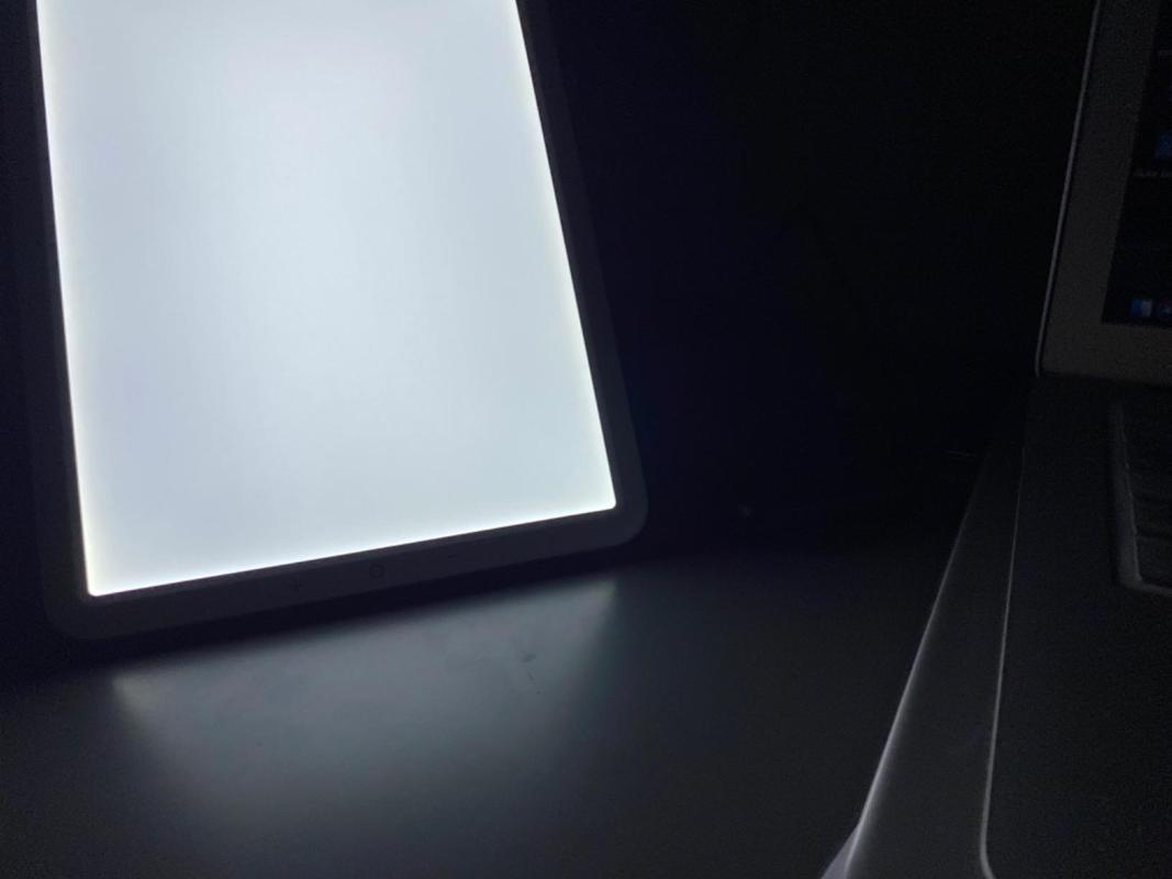 Taotronics Light Therapy Lamp UV Free 10000 Lux with Adjustable stand