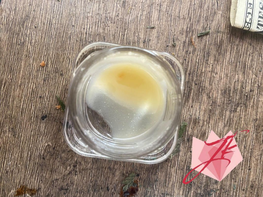 THCA Live Resin: Rich Flavors and High Potency Concentrate