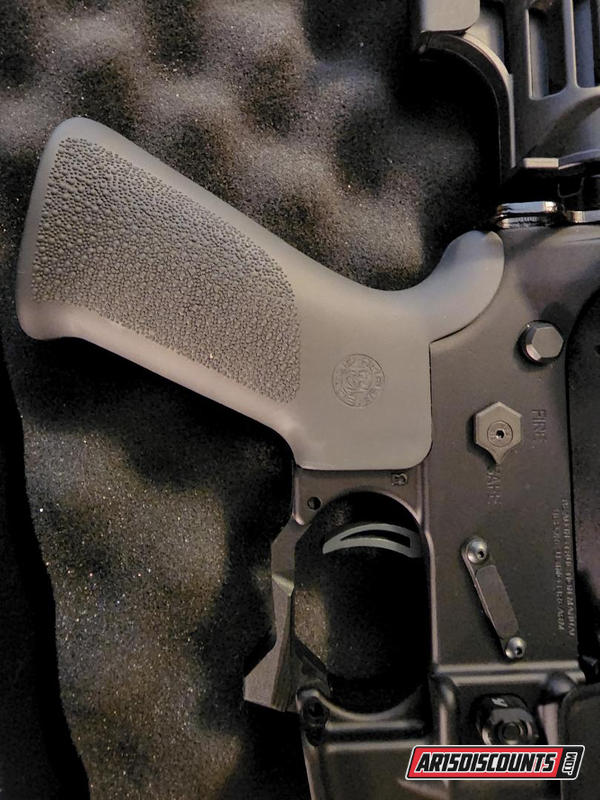 - Hogue Beavertail Pistol Grip w/o Finger Grooves - AR15Discounts