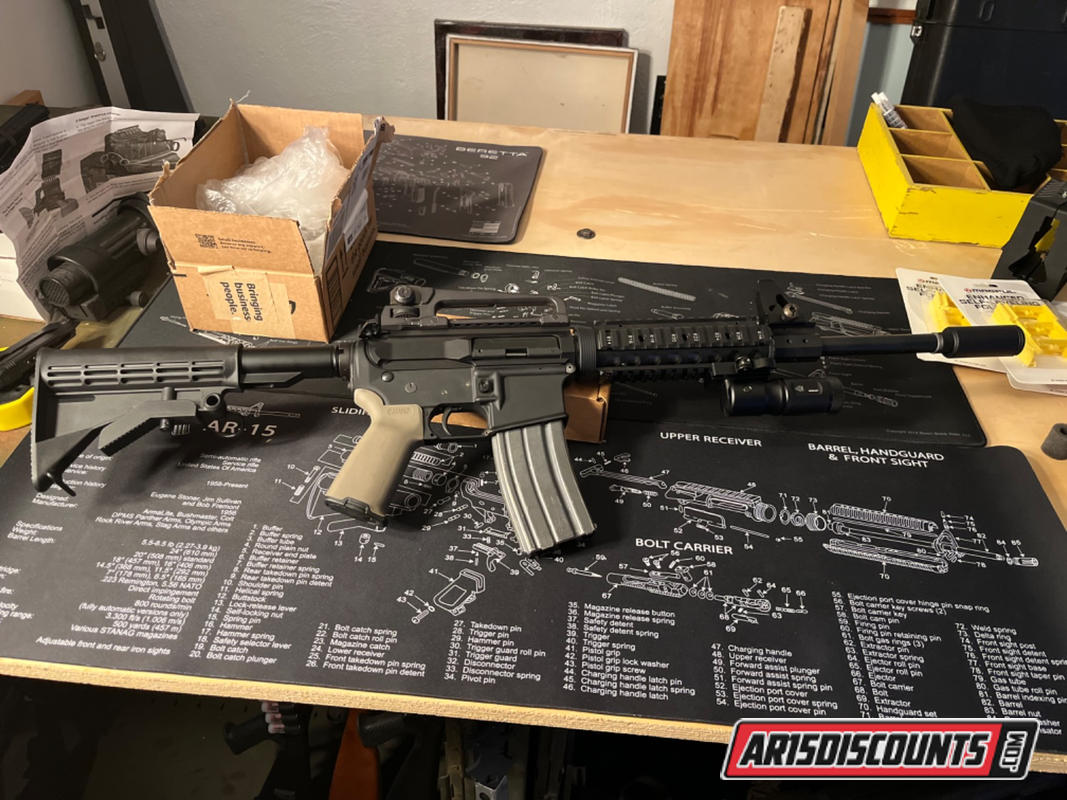 MNT-GRP002SQ - UTG 4.7" Low-Pro Combat Foldable Metal Foregrip, QD Lock ...