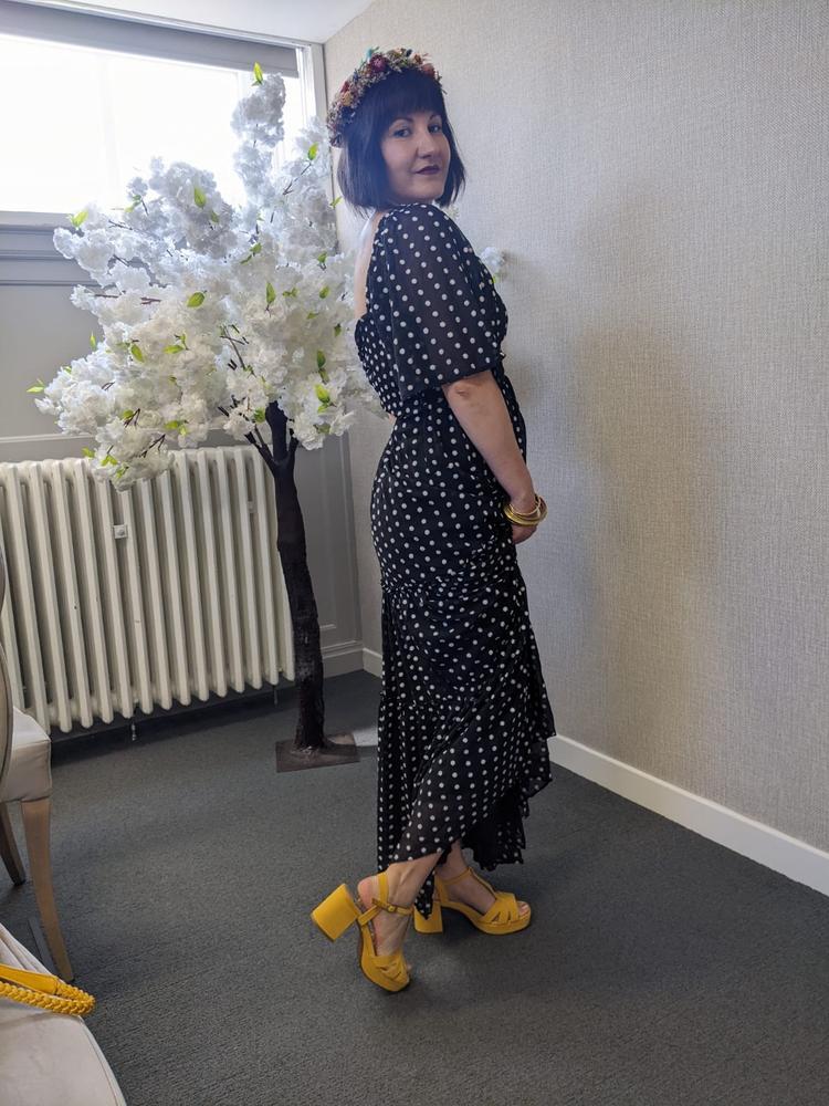 Charlie Yellow – Esska