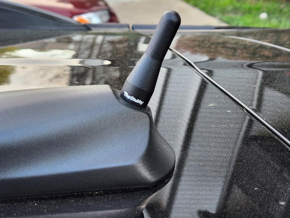 The Stubby Antenna for Chevrolet Trax 2nd gen 2024 to 2024 Junior