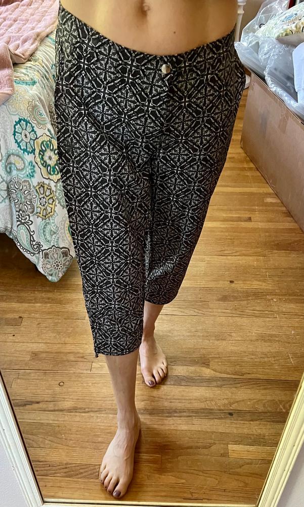 Women's UPF Capris | Sun Protection Cropped Pants – UV Skinz®