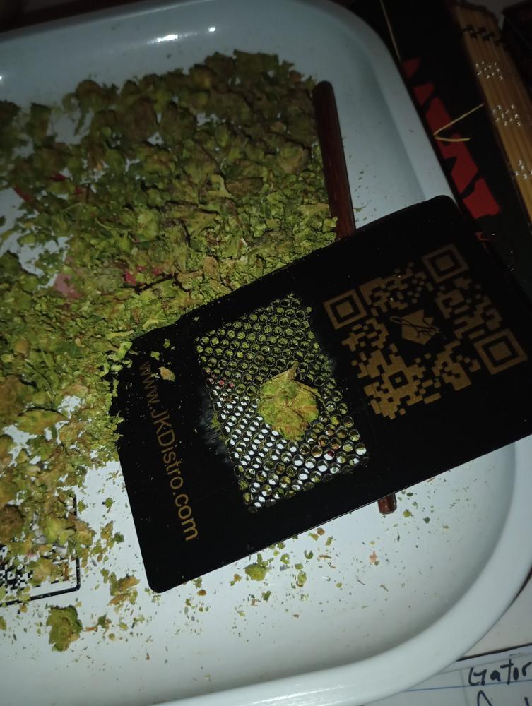 JK Distro Wallet Grinder: Stylish and Portable Design