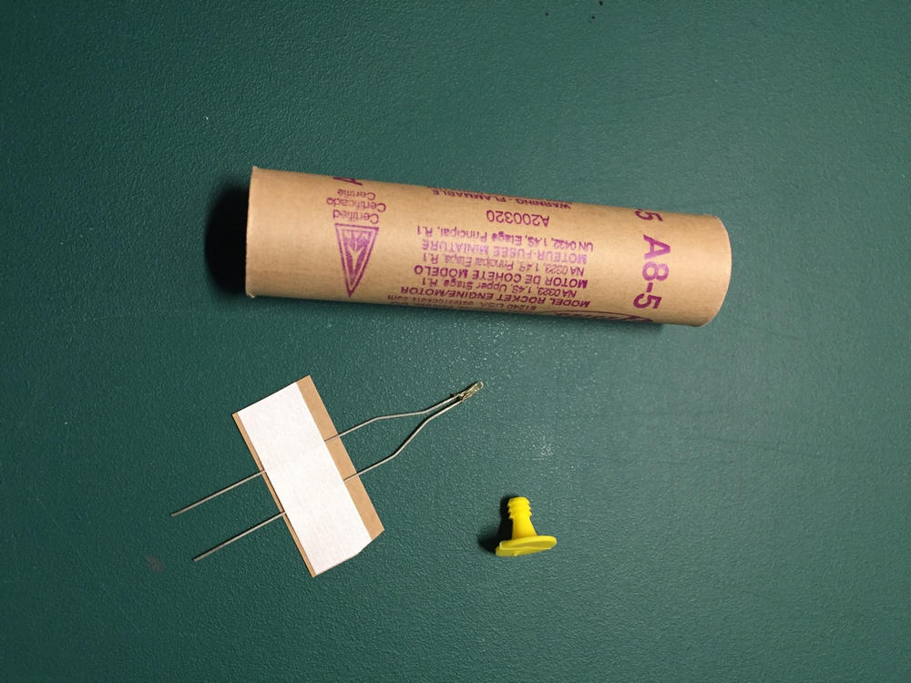 A8-5 Model Rocket Engines (3) Estes 1599