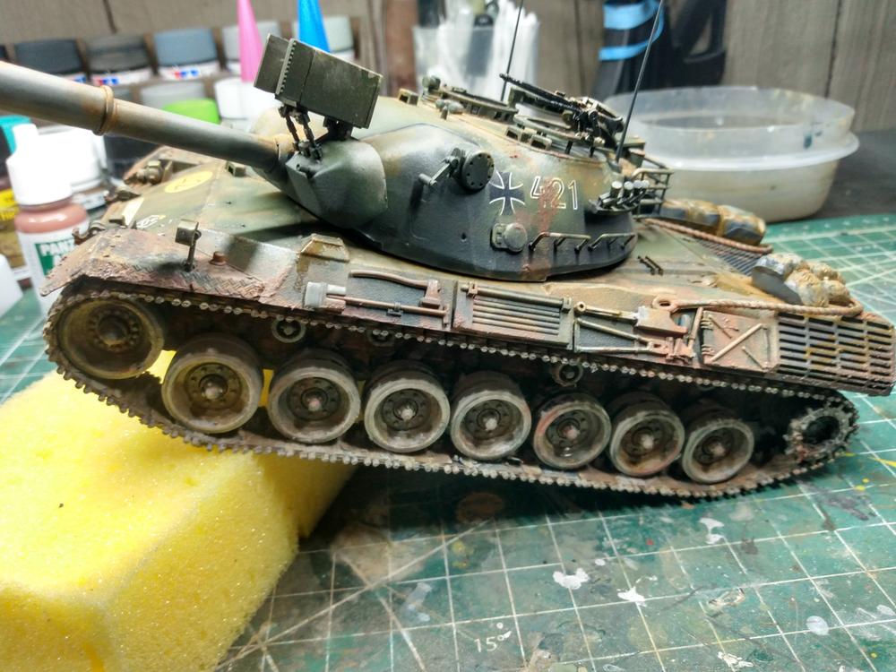 West German Leopard Medium Tank Kit CA164 35 Scale Tamiya 35064