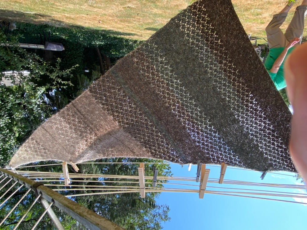 Lopi Plötulopi Unspun Yarn | Icelandic Wool Pencil Roving