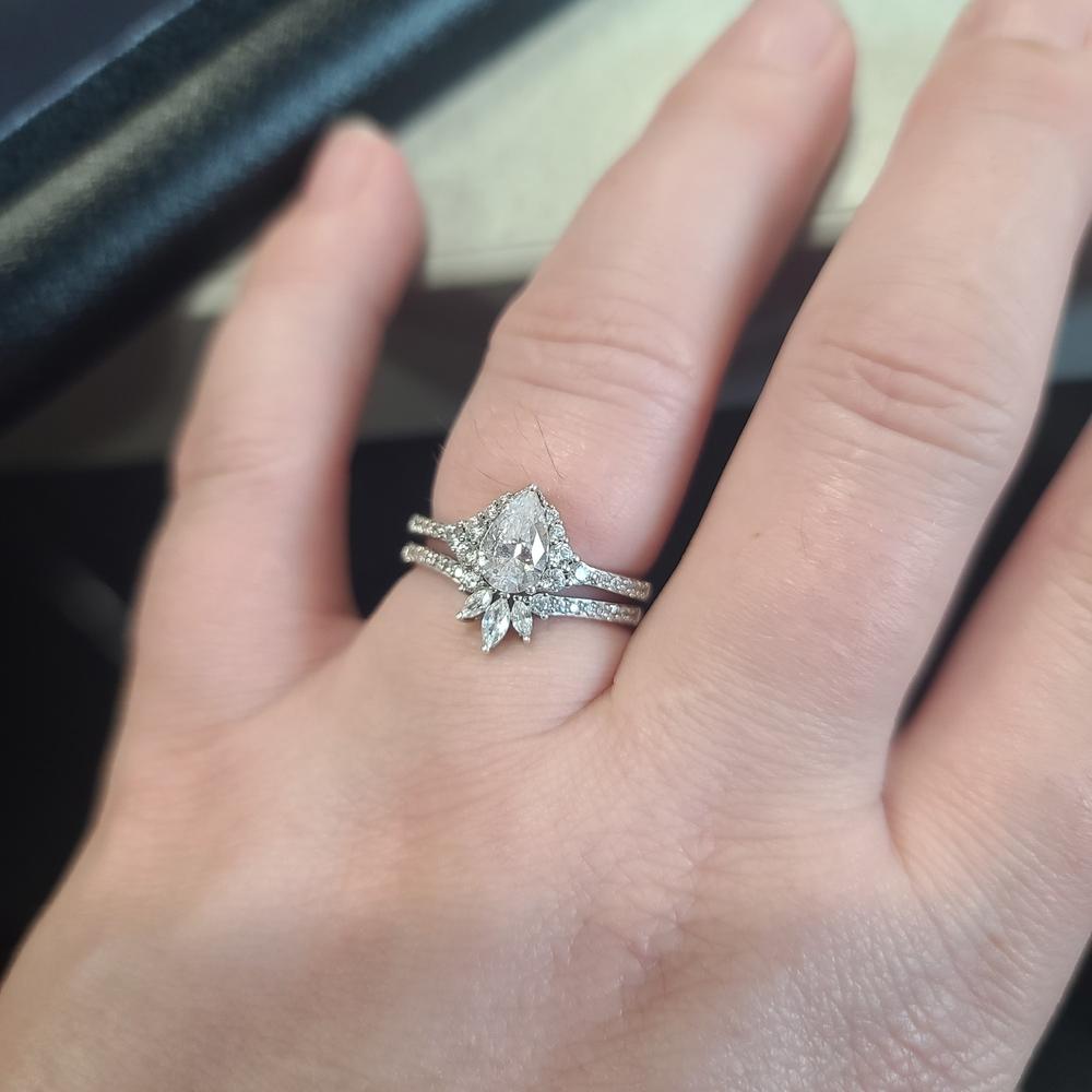 The Delilah Vintage Pear Cut Engagement Ring Set – Modern Gents