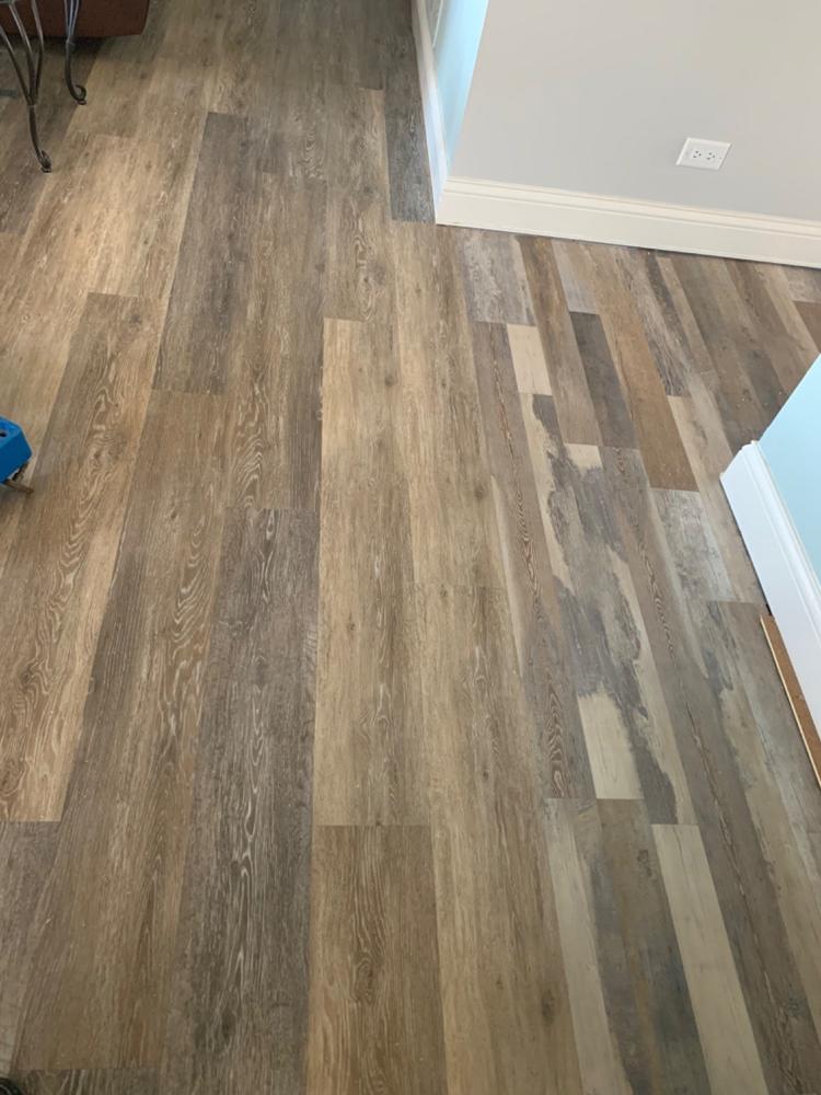 - COREtec Tread (Center) 48" Coordinated Color