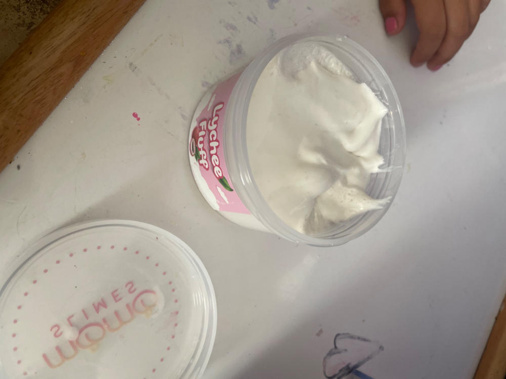 Lychee Fluff Slime – Momo Slimes