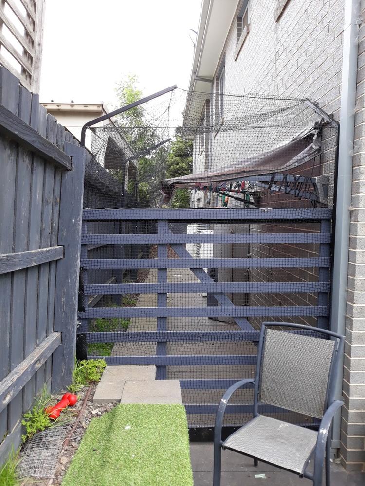 Box of 10: Angled Fence Extension Brackets – Catnets New Zealand