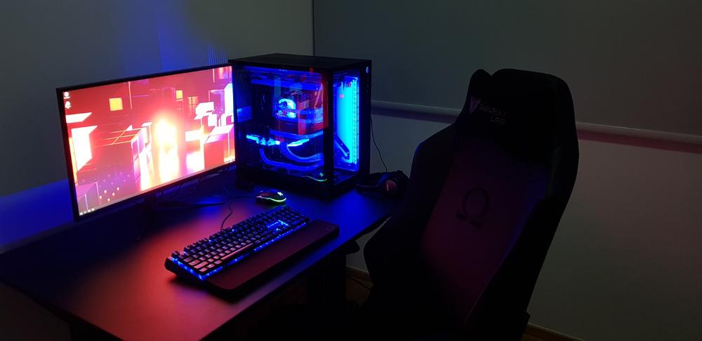 OMEGA Series gaming chairs | Secretlab US