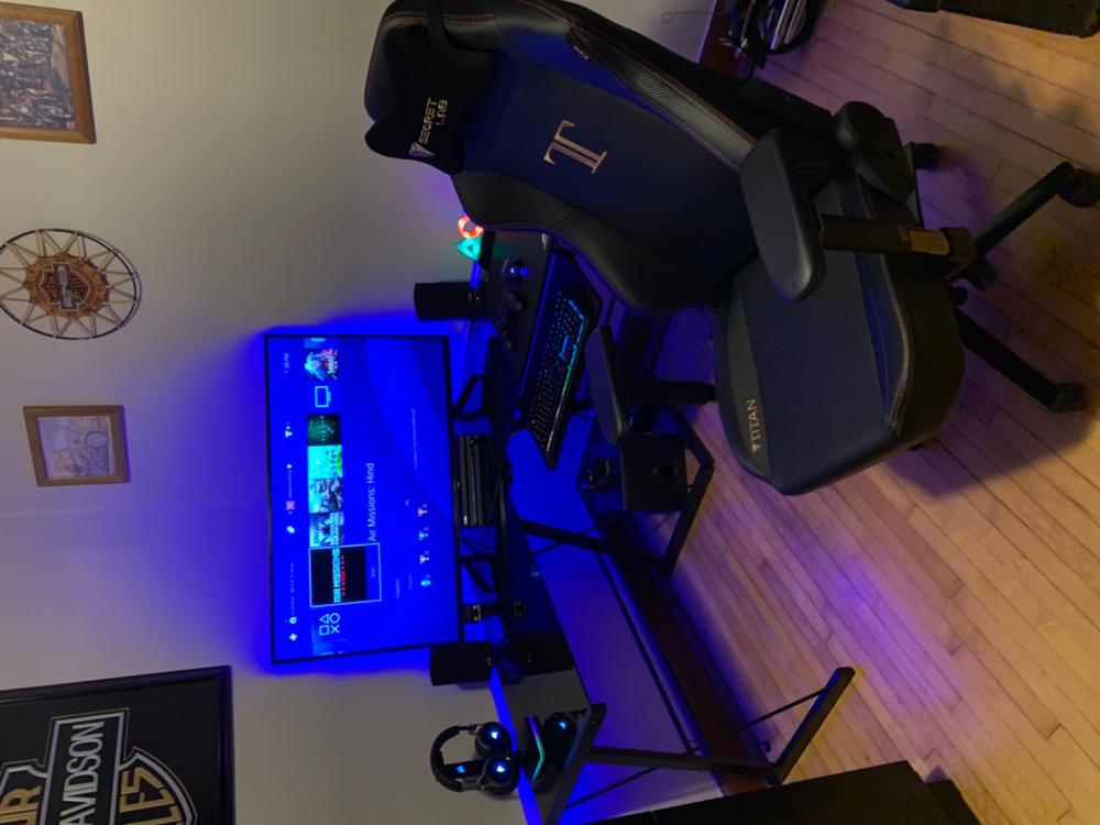 TITAN series gaming seats | Secretlab US