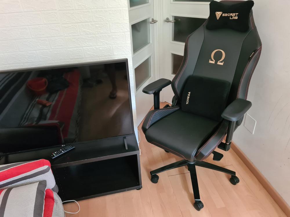 OMEGA Series gaming chairs | Secretlab US