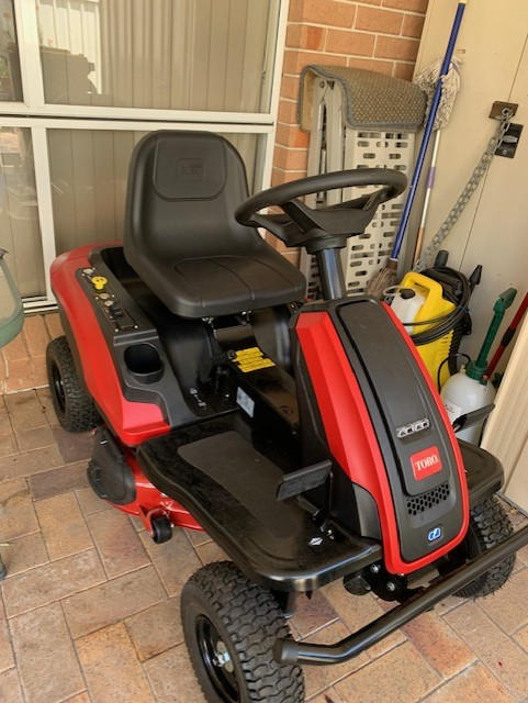 Toro eS3000 30" Battery-Powered Ride-On Mower 75500 | GYC