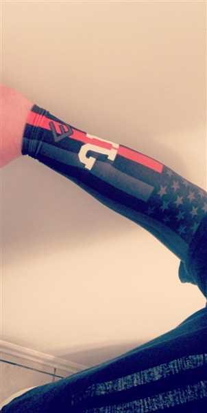 Thin Red Line Arm Sleeve – Elite Athletic Gear