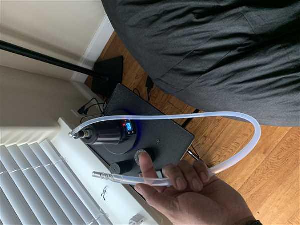 Arizer Extreme Q Vaporizer | Free Gifts - Planet Of The Vapes